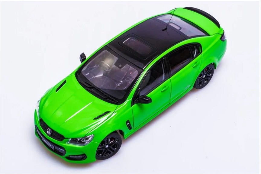 1:18 Holden VF Commodore SSV Redline II - Spitfire Green - Biante ...
